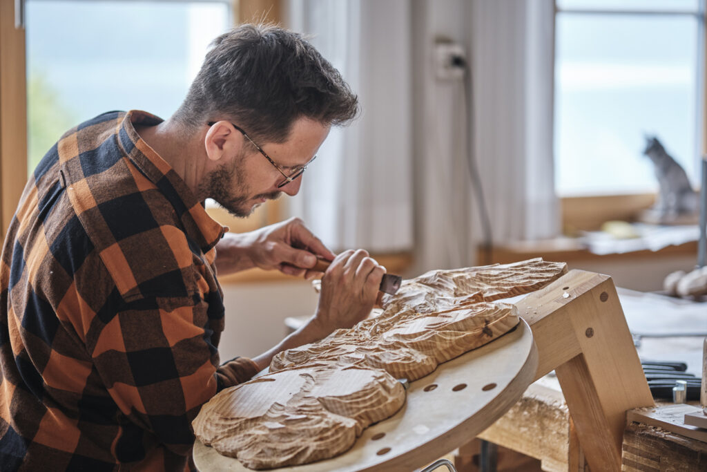 The fascination of wood carving - Schweizer Holzbildhauerei Museum Brienz